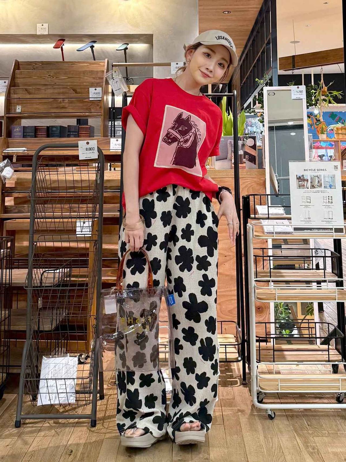 【niko and ...】人気スタッフの「夏カラーコーデ」 | TRILL【トリル】