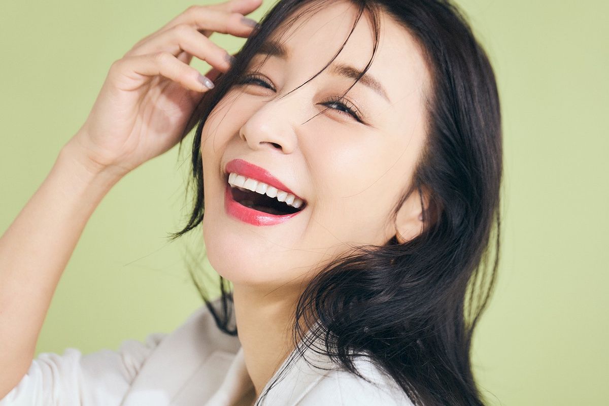 鈴木紗理奈さん（47）「第2の女子高生」宣言！が眩しすぎる【特別カット集】 | TRILL【トリル】