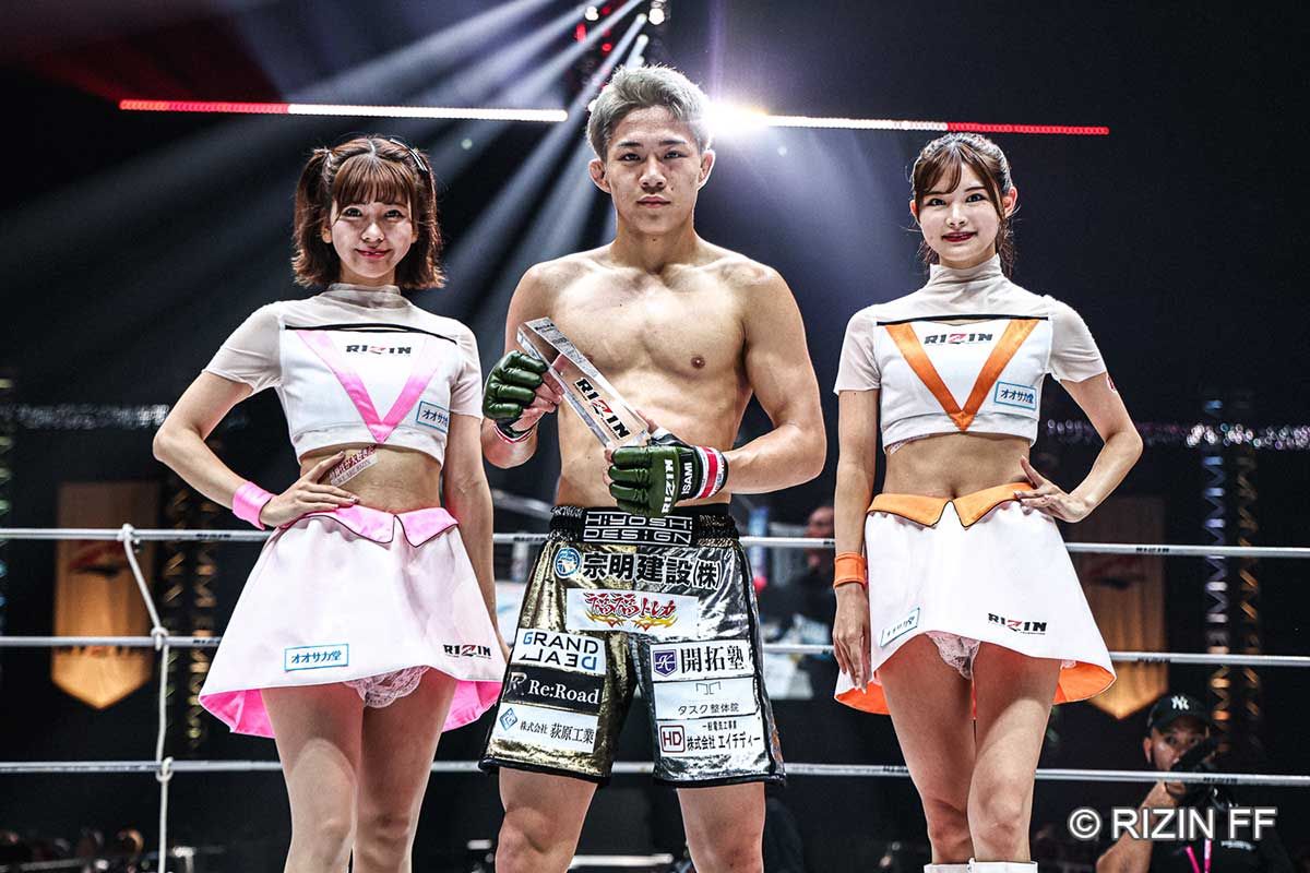 【超RIZIN.4】狂気の19歳・秋元強真、元ブラックローズ赤田をリアネイキッドチョーク葬後に萩原京平へ挑戦状「大晦日、この雑魚を相手に」 | TRILL【トリル】