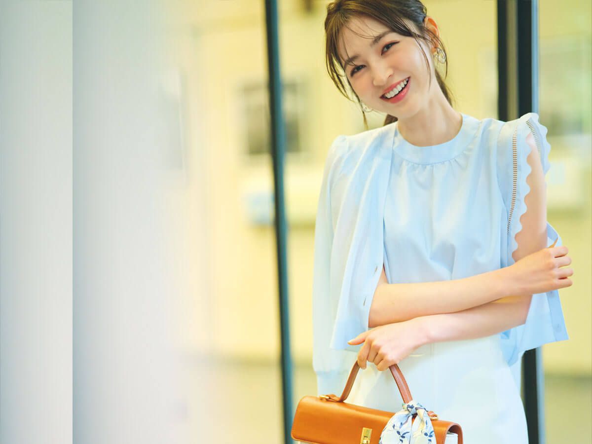 オフィスにノースリはNG？露出度をセーブしつつ上品見えなタイプを選べば安心です♡ | TRILL【トリル】