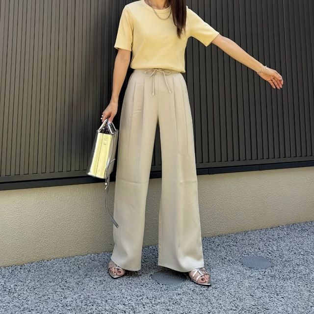 【GU】毎日穿きたい！3000円以下に見えない「大人の最新美脚パンツ」5選 | TRILL【トリル】