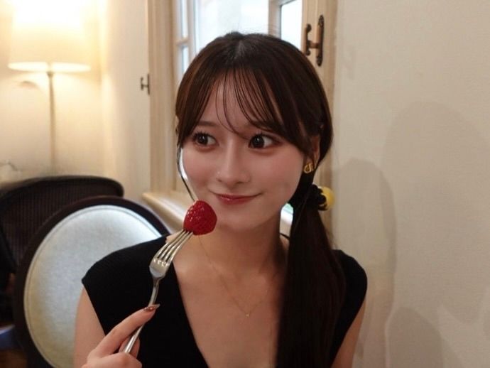 「かわいすぎです」美ウエスト際立つ『ミス青学』美人ファイナリスト、“清楚100%”のお姉さんスタイル披露にSNS惚れ惚れ… | TRILL【トリル】