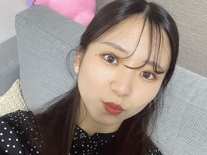 『元AKB48・NHKキャスター』の美人ママ、寝そべりオフショットを大公開！“まったりモード”が可愛すぎた… | TRILL【トリル】