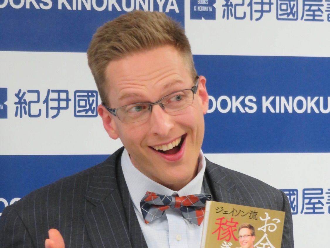 14年前、アメリカから来日→お笑い芸人として人気を博した“投資家のプロ” IT企業の役員としても成功を収める“現在”とは？ | TRILL【トリル】