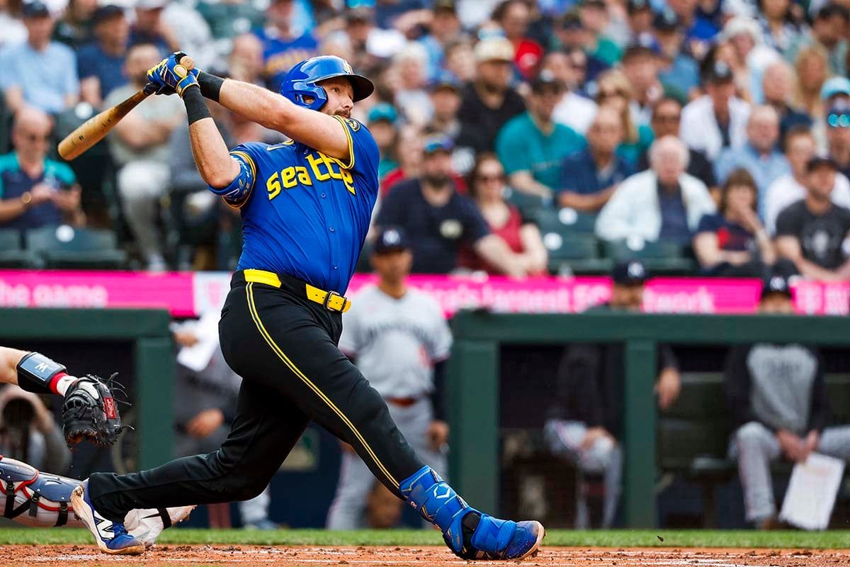 【MLB】両リーグ二冠王ローリー、タイトル独走の今季42号アーチで新たな金字塔 “スイッチヒッター捕手”の史上最多本塁打記録を達成 | TRILL【トリル】