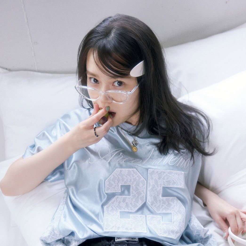 【ALL￥5,500以下】プチプラで見つけるTシャツとメガネ⑤【ユニフォームTシャツ×クリアフレームメガネ】 | TRILL【トリル】