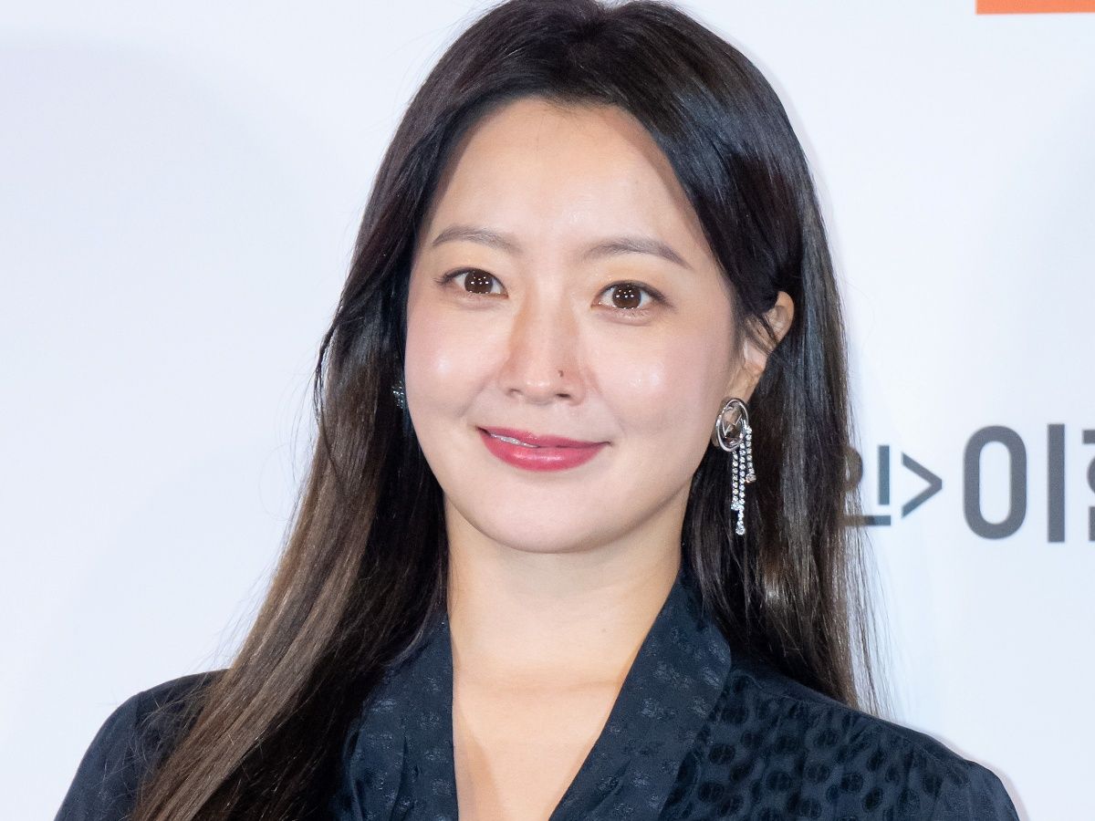 『シンイ―信義―』女優キム・ヒソンに市場で遭遇…美しすぎる姿に通行人も思わず「人形みたい」 | TRILL【トリル】