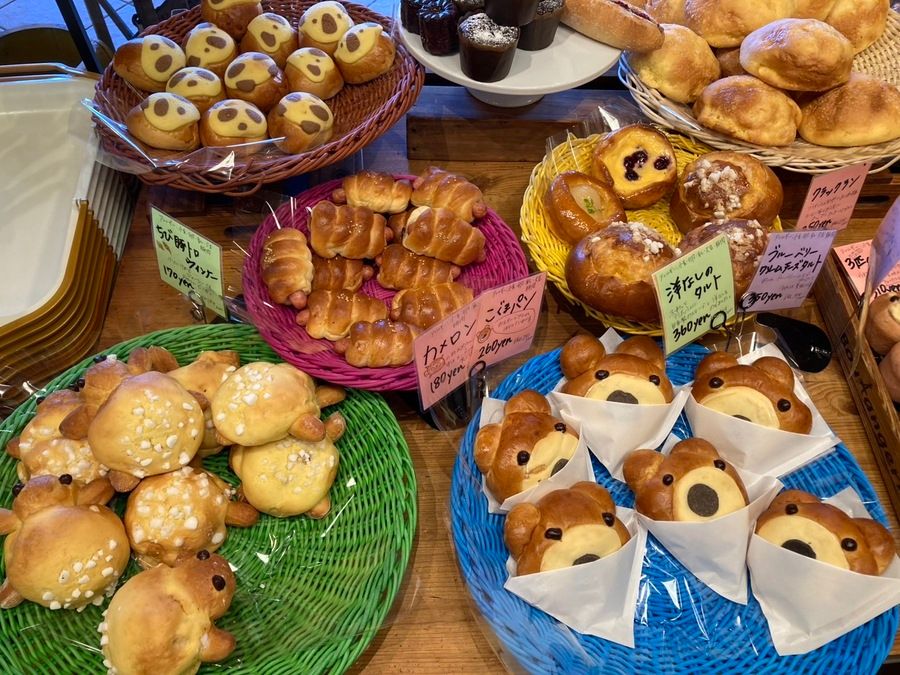 【町田】牛肉ゴロゴロカレーパン！揚げたてを「パンパティ」のテラスで♪ | TRILL【トリル】