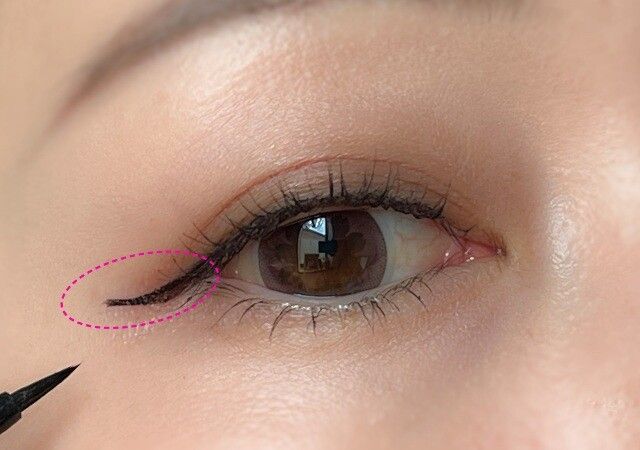 「アイライン太め」がいけなかった！？実は垢抜けを遠ざけるNGメイク3選 | TRILL【トリル】