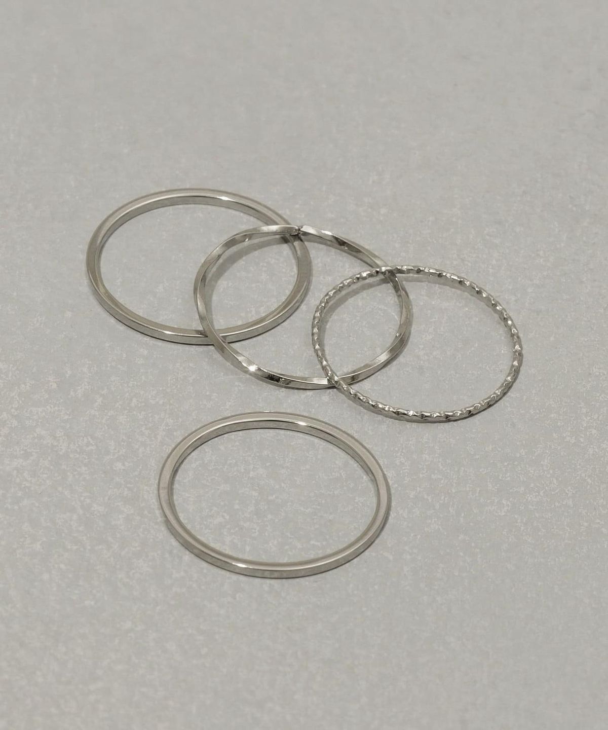 【3COINS】完売前に狙いたい！「大人っぽアクセサリー」 | TRILL【トリル】