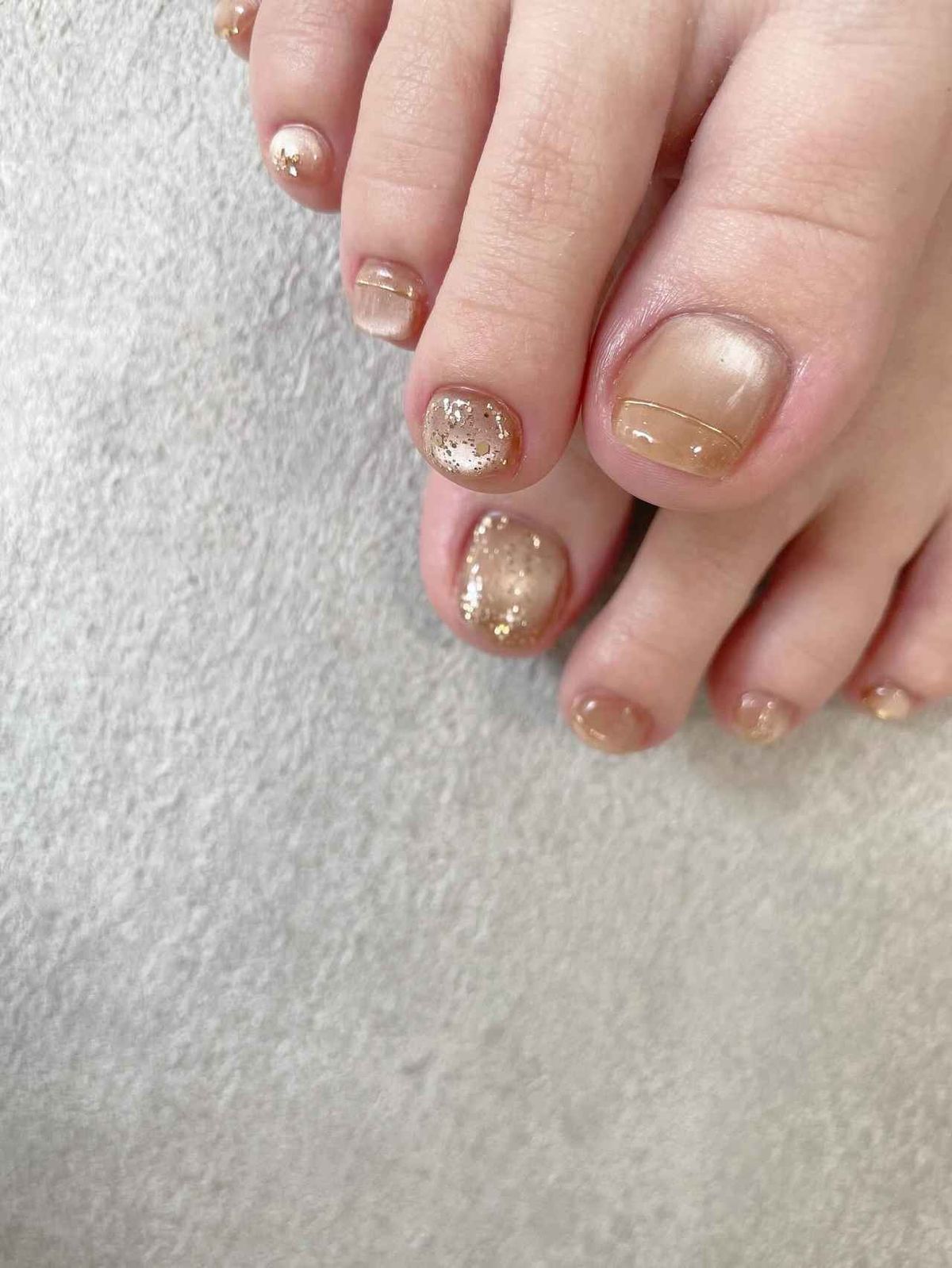 "すっぴん爪でサンダル"は卒業！【40・50代】が褒められる「フットネイル」って？ | TRILL【トリル】