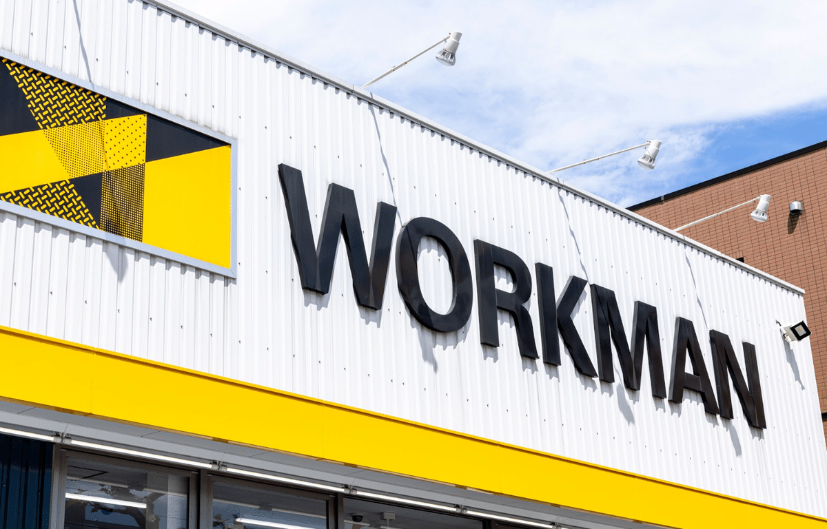 【ワークマン】“2,900円レインジャケット”は超快適…！あまりの優秀さに「防水機能もしっかり」「生地感と綺麗な色に即決」の声も！ | TRILL【トリル】