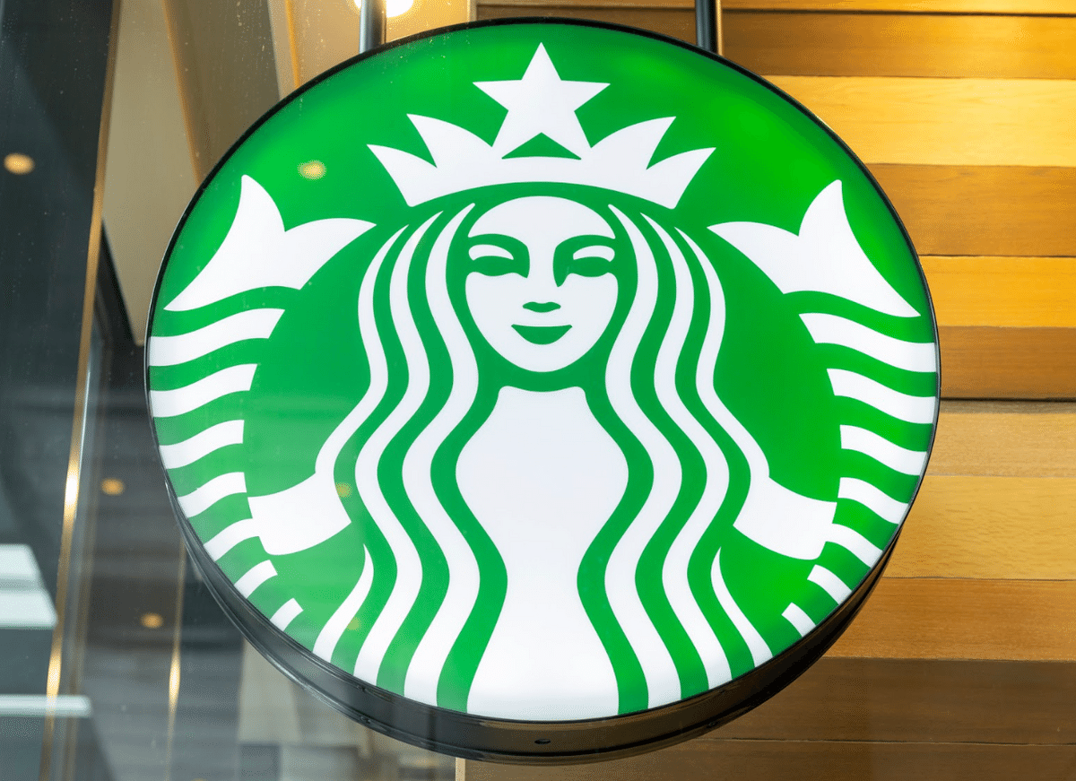 【スタバ】“324円の限定スイーツ”が大ヒット…！SNSでは「甘さがベストマッチ」「個人的に優勝」の声も！ | TRILL【トリル】