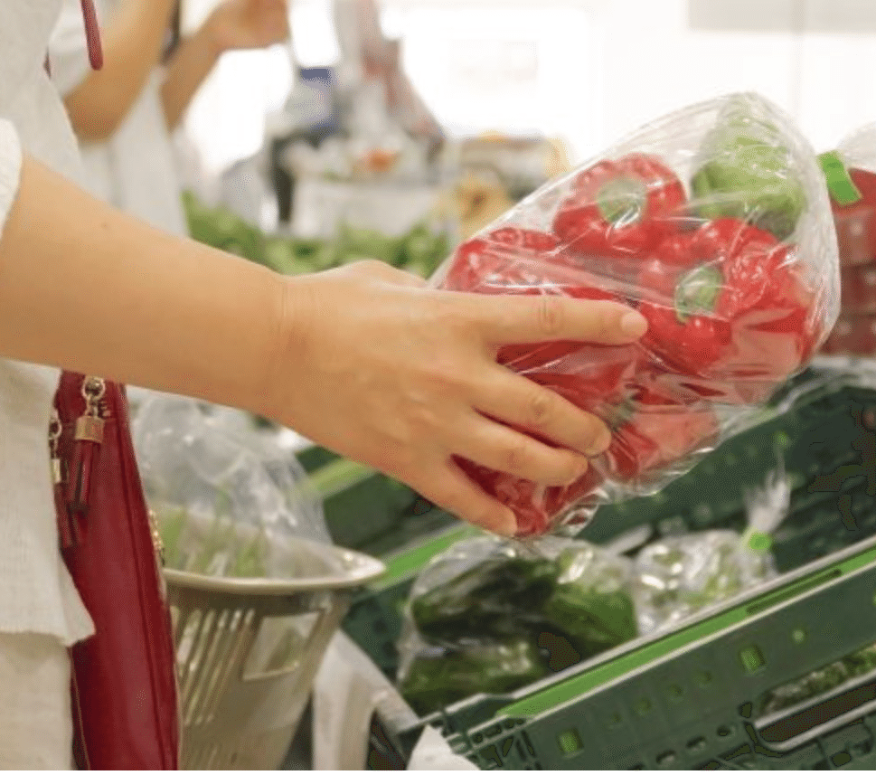 店員「危ないのでやめて」店内で走る子供を注意→親の“まさかの対応”に「お前は何してん？」 | TRILL【トリル】