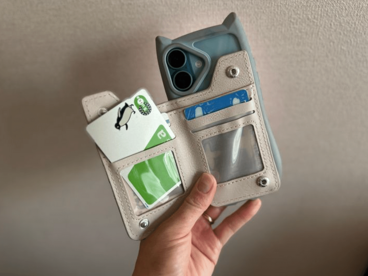 【3COINS】“550円スマホアイテム”が機能性抜群で便利すぎる…！「しっかりしてるから安心」「ポケットもたくさん」の声も！ | TRILL【トリル】