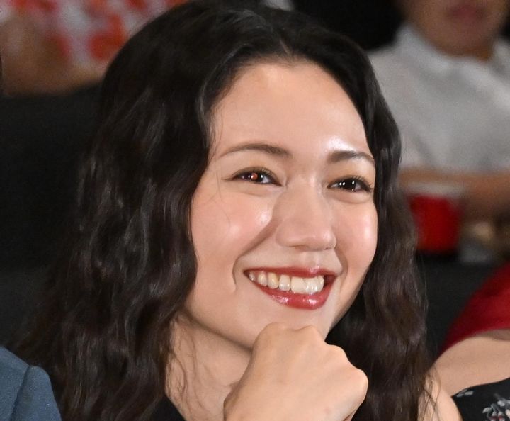 「朝ドラヒロインだったとは思えない」“生々しい体当たり演技”に騒然…「これは観なきゃ損」“大胆な過激描写”で魅せる名映画 | TRILL【トリル】