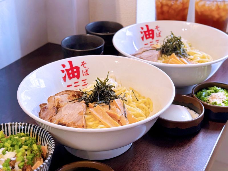 【天神エリアランチ】福岡初上陸！“W盛も同料金”絶品油そば専門店 | TRILL【トリル】