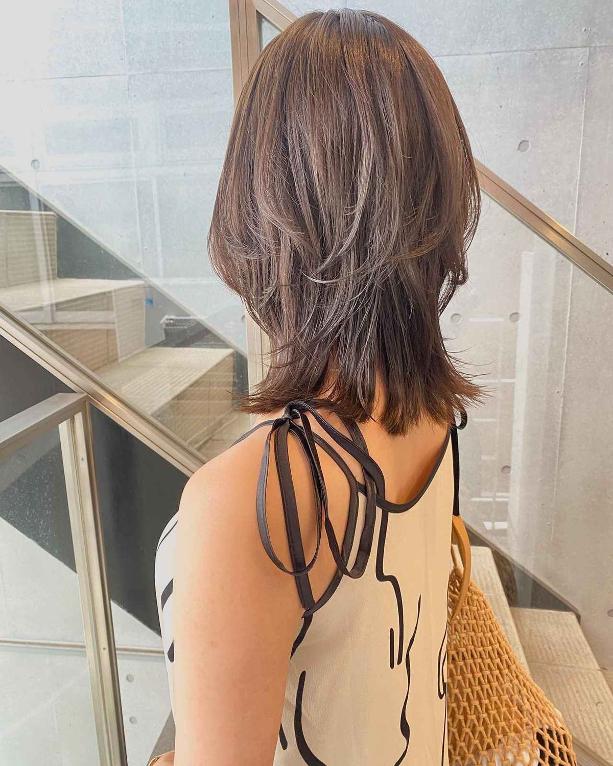 毎回無難ヘア → ちょい冒険で垢抜け！【40・50代】に推したい「大人ウルフ」♡ | TRILL【トリル】