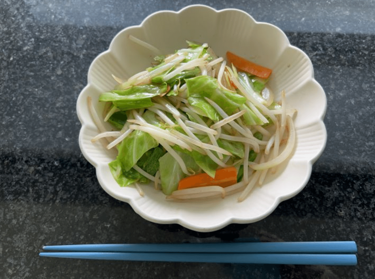 生焼けになったりべちゃっとしたり…意外と難しい【野菜炒め】→シャキッと仕上げる裏ワザを試してみた！ | TRILL【トリル】