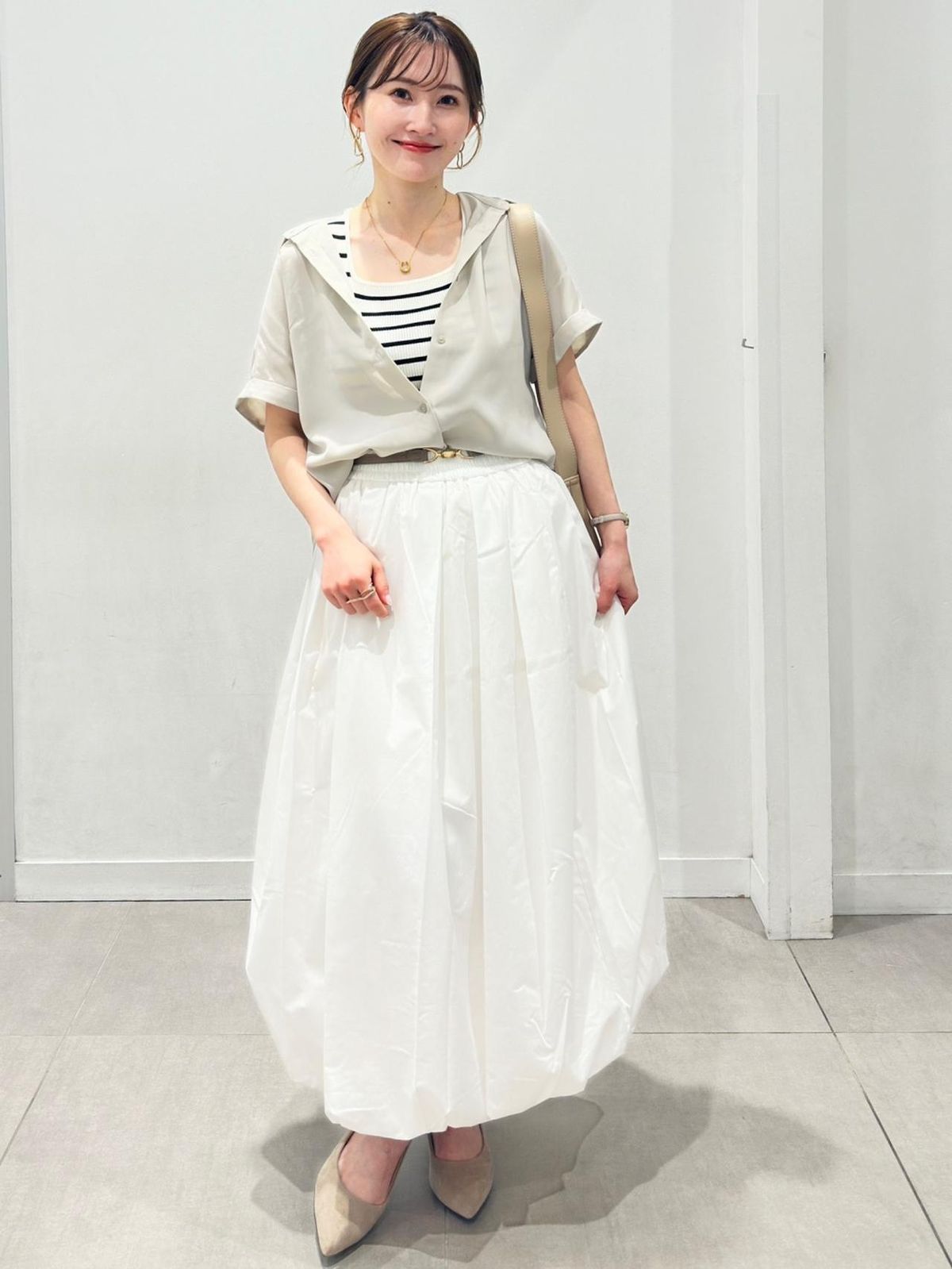 【GUの990円シャツ】がかなり優秀！ 今 → 秋まではこう着る♡「大人コーデ」 | TRILL【トリル】