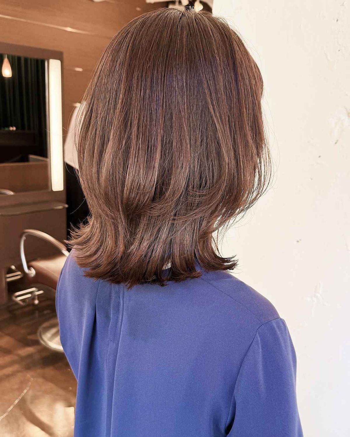 髪型で脱・昭和！！【40・50代のイメチェン】は「外ハネウルフ」一択かも♡ | TRILL【トリル】