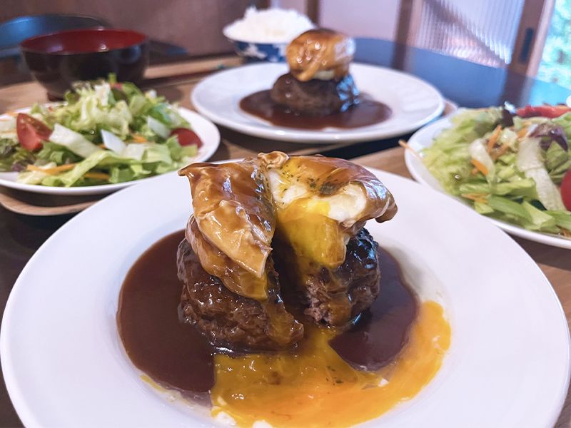 【門司エリアカフェ】半熟卵がとろ～り！絶品ハンバーグが味わえる隠れ家店（福岡・北九州） | TRILL【トリル】