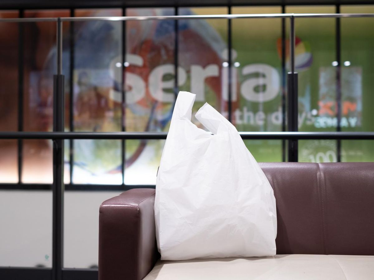 これ110円で買えるの！？【セリア】行ったら全買いしたい♡「キャラポーチ」 | TRILL【トリル】