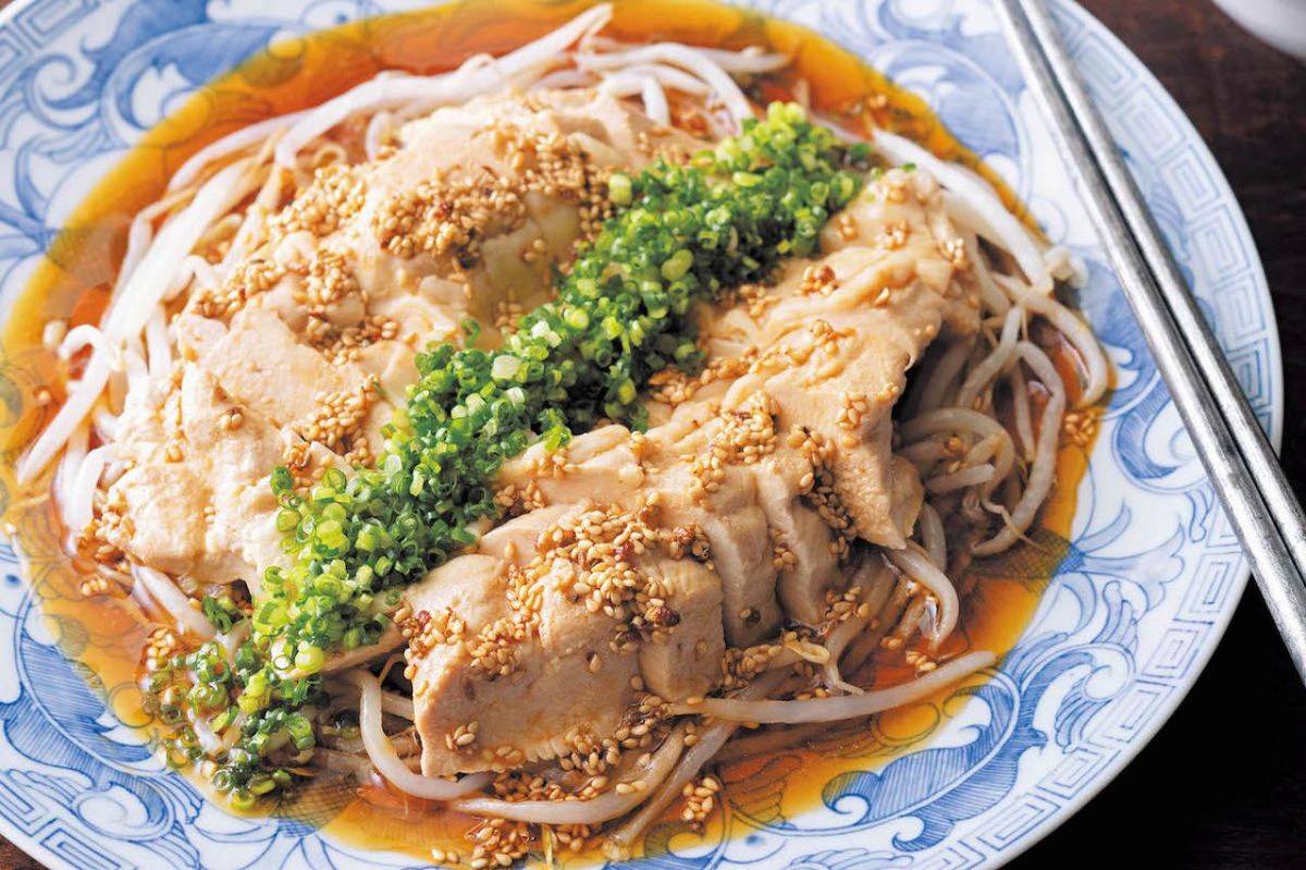 鶏むね肉をもっとおいしく！【笠原将弘さん考案】保存にも便利な「旨ゆで鶏」のアレンジレシピ2選 | TRILL【トリル】