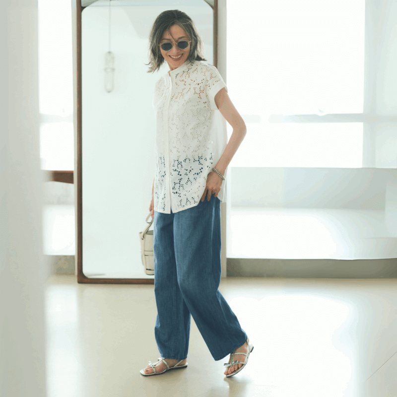 【60代デニム】「重くて動きにくい」は過去の話！驚きの軽さに感動するデニム3選 | TRILL【トリル】