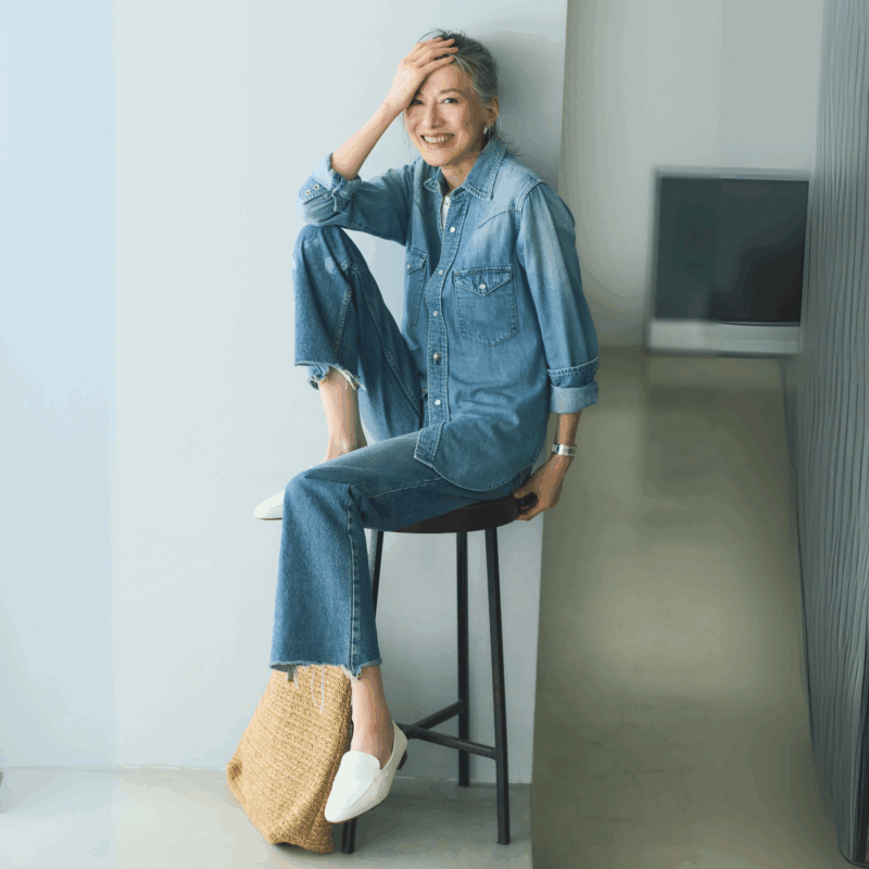 【60代デニム】着こなしが新鮮に！トレンドの「デニムセットアップ」で旬なスタイリングに！ | TRILL【トリル】