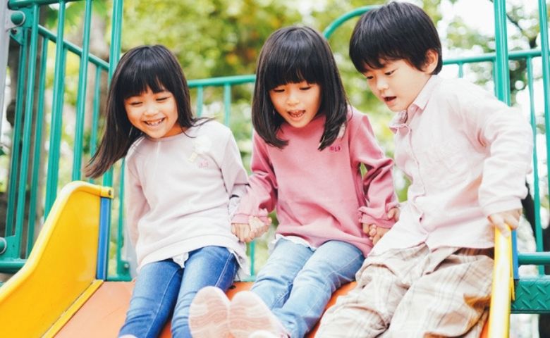 保育士「“ごめんね”だけで済ませるのはNGです！」子どもがお友だちをケガさせた…正しい対応は！？ | TRILL【トリル】
