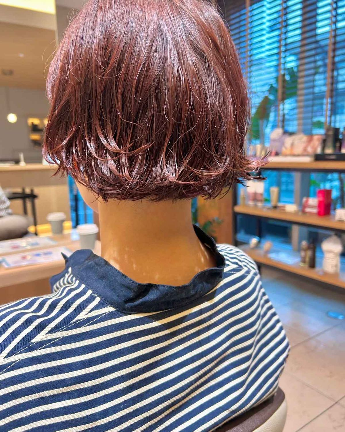 短すぎないから秋までOK！【40・50代】が大人可愛く垢抜ける「ショートボブ」 | TRILL【トリル】