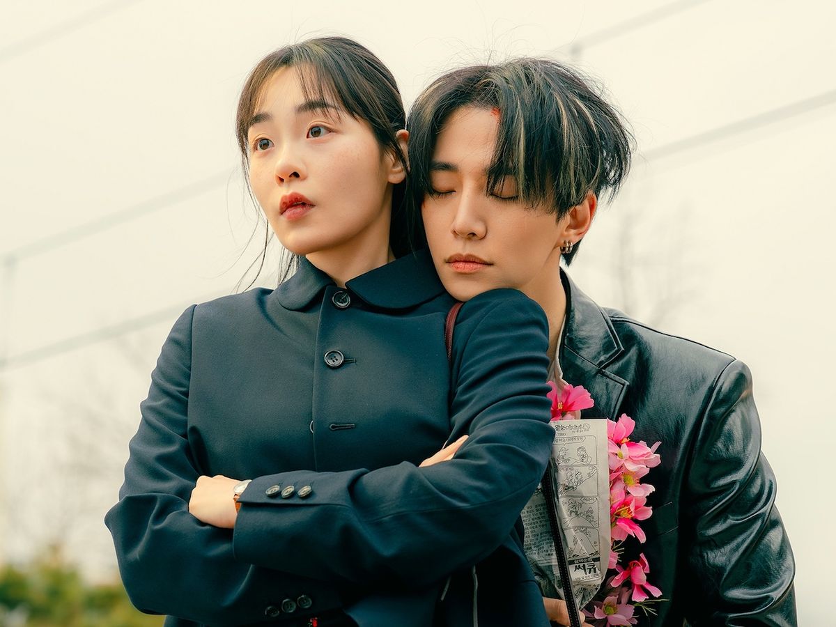 2PMジュノが立ったまま居眠り…新作ドラマの“ちょっと変わった”出会いの場面公開！ | TRILL【トリル】