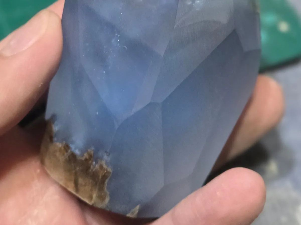 手のひらに広がる宇宙…！ 驚きのウッドレジン作品に「水晶に星空を閉じ込めたようだ」 | TRILL【トリル】