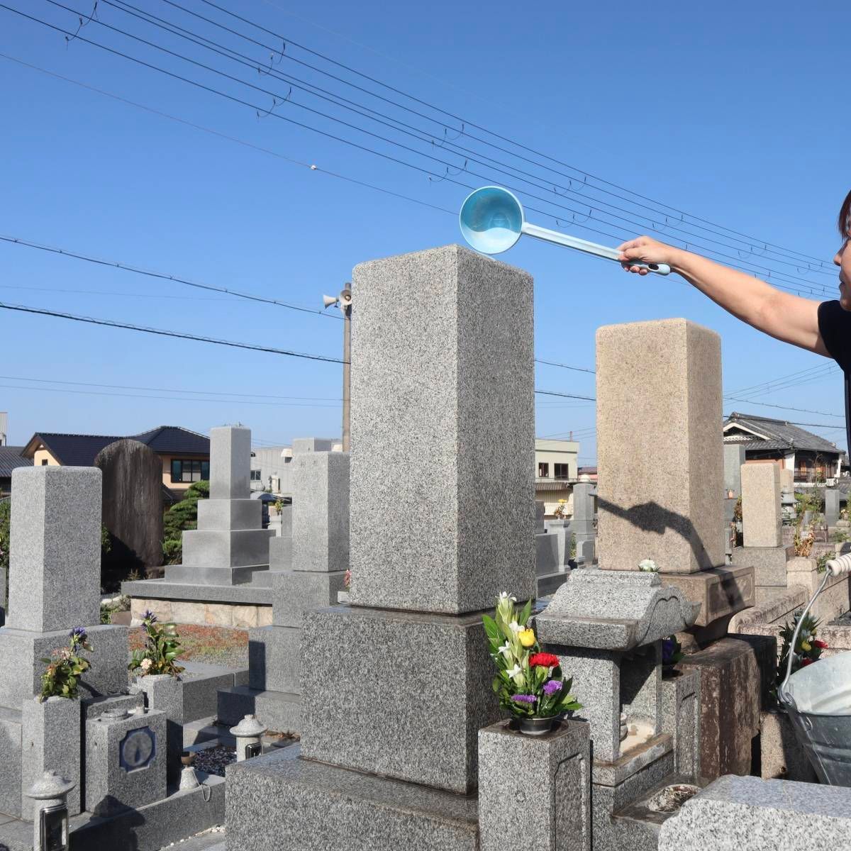 【お彼岸】知らなかった……。お墓参りで金運が上がるといわれるタイミング | TRILL【トリル】