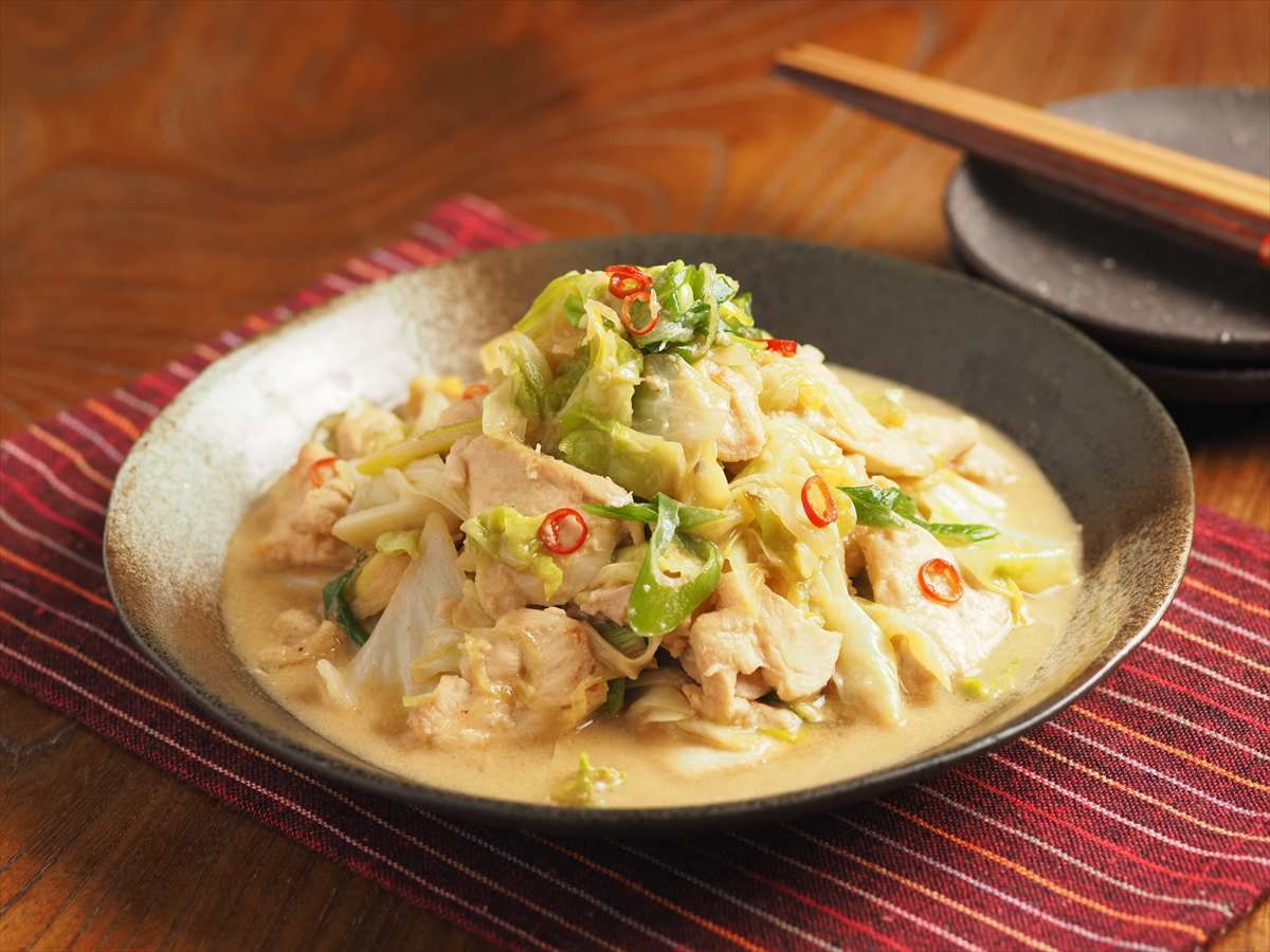 マヨのダブル使いが決め手！しっとりコクうま「鶏むね肉とキャベツのみそマヨ炒め」 | TRILL【トリル】