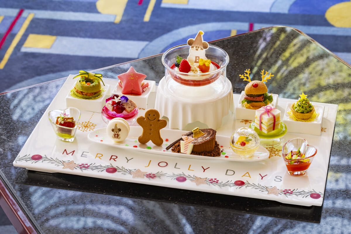リルリンリンのコースターやチャーム付き！ディズニーアンバサダーホテル「ハイピリオン・ラウンジ」“ディズニー・クリスマス2025”スペシャルメニュー | TRILL【トリル】