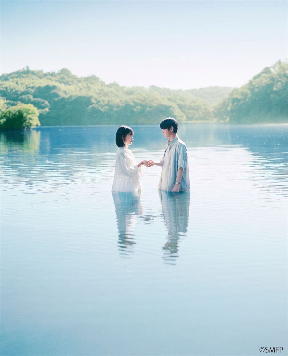 『ストロベリームーン』カメラマン・市橋織江による特別ビジュアル解禁 “大人組” 杉野遥亮＆中条あやみ切り取る場面写真も | TRILL【トリル】