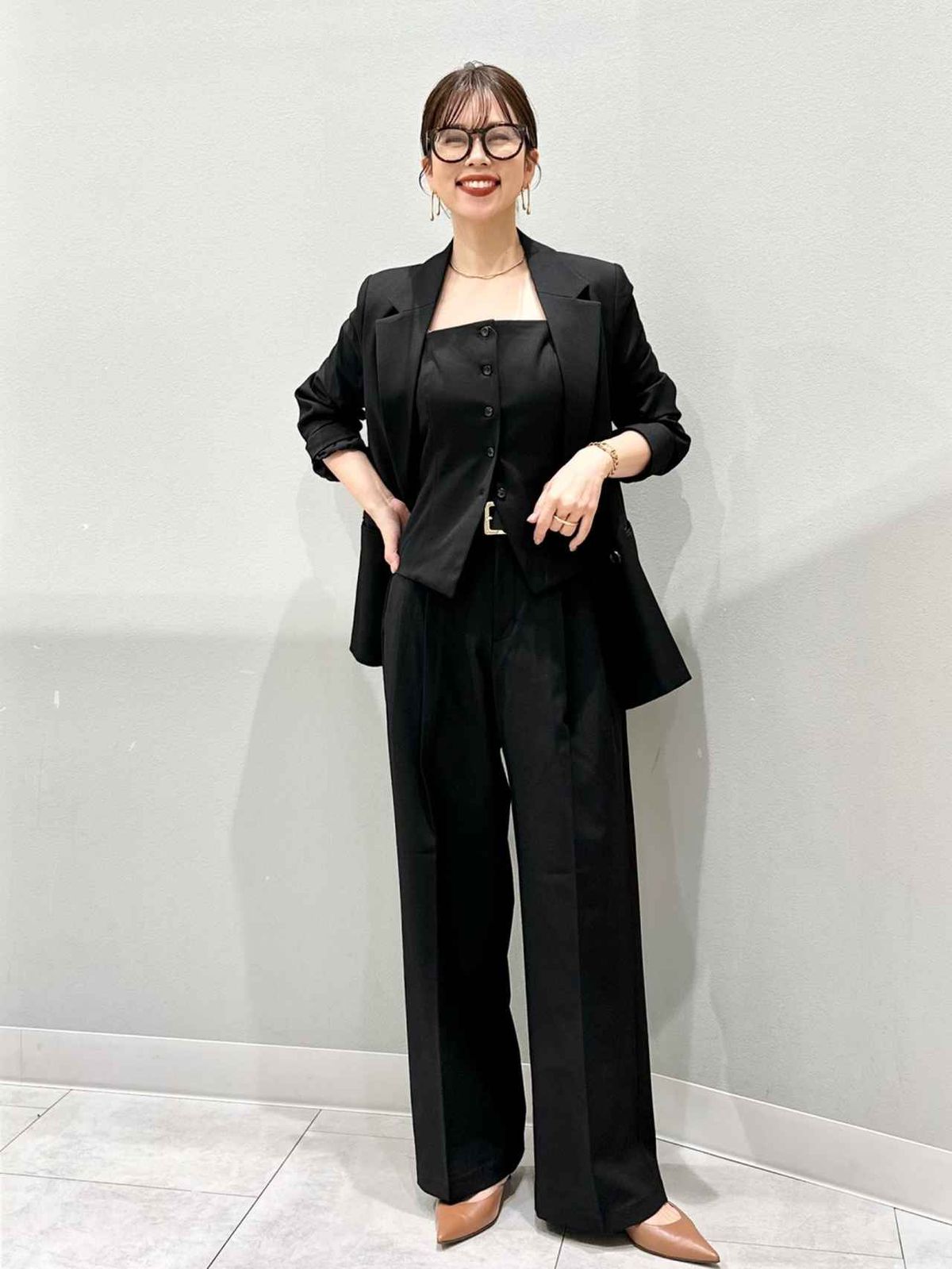 【上下GUの黒】がセンス抜群！ 40・50代がまるっと真似したい♡「サマ見えコーデ」 | TRILL【トリル】