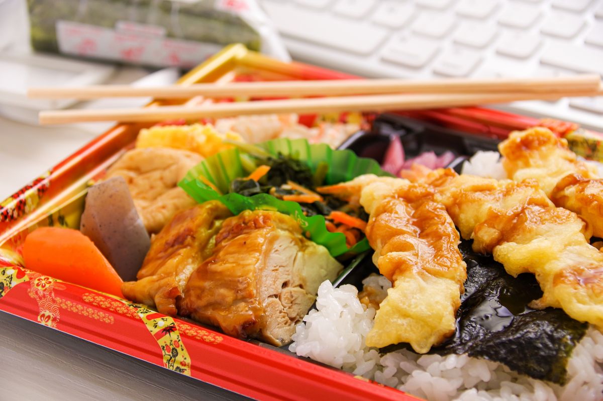 『ライフ』『ヤオコー』を抑えた！【お弁当が美味しいと思うスーパーマーケット】堂々の1位に「同じ品質で安心」「種類が豊富」 | TRILL【トリル】