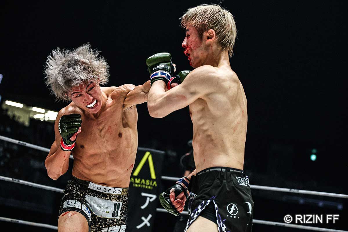 【RIZIN.51】冨澤大智、“絶体絶命”のピンチ→激しい打撃戦で平本丈に大逆転勝ち 大歓声のなか、篠塚辰樹に再戦要求 | TRILL【トリル】