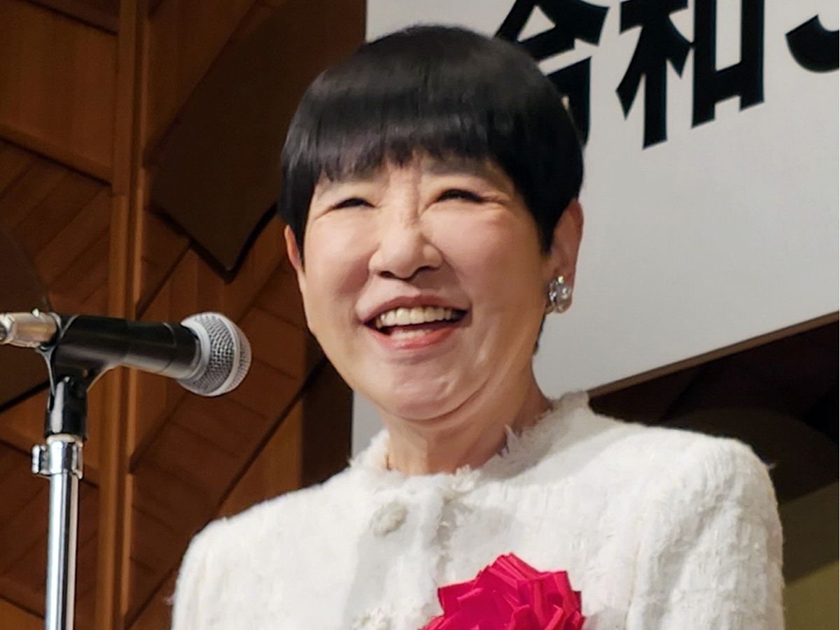 和田アキ子が“頭を下げて”謝罪した【後輩芸人】とは？出川哲朗が「40年間で初めて見た」と暴露 | TRILL【トリル】