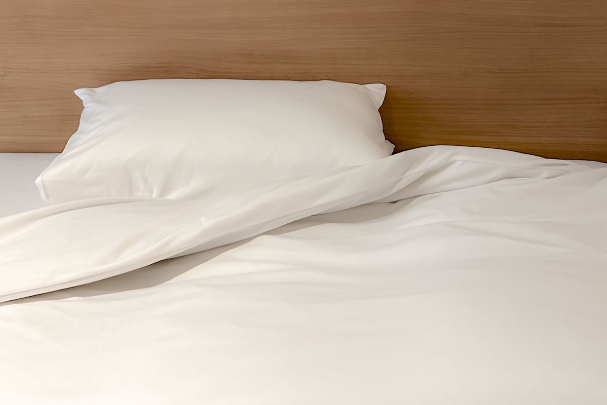 「寝ている間に運が吸い取られる！？」占い師が教える、浄化を妨げる“ベッド周りの5つのNG”とは？ | TRILL【トリル】