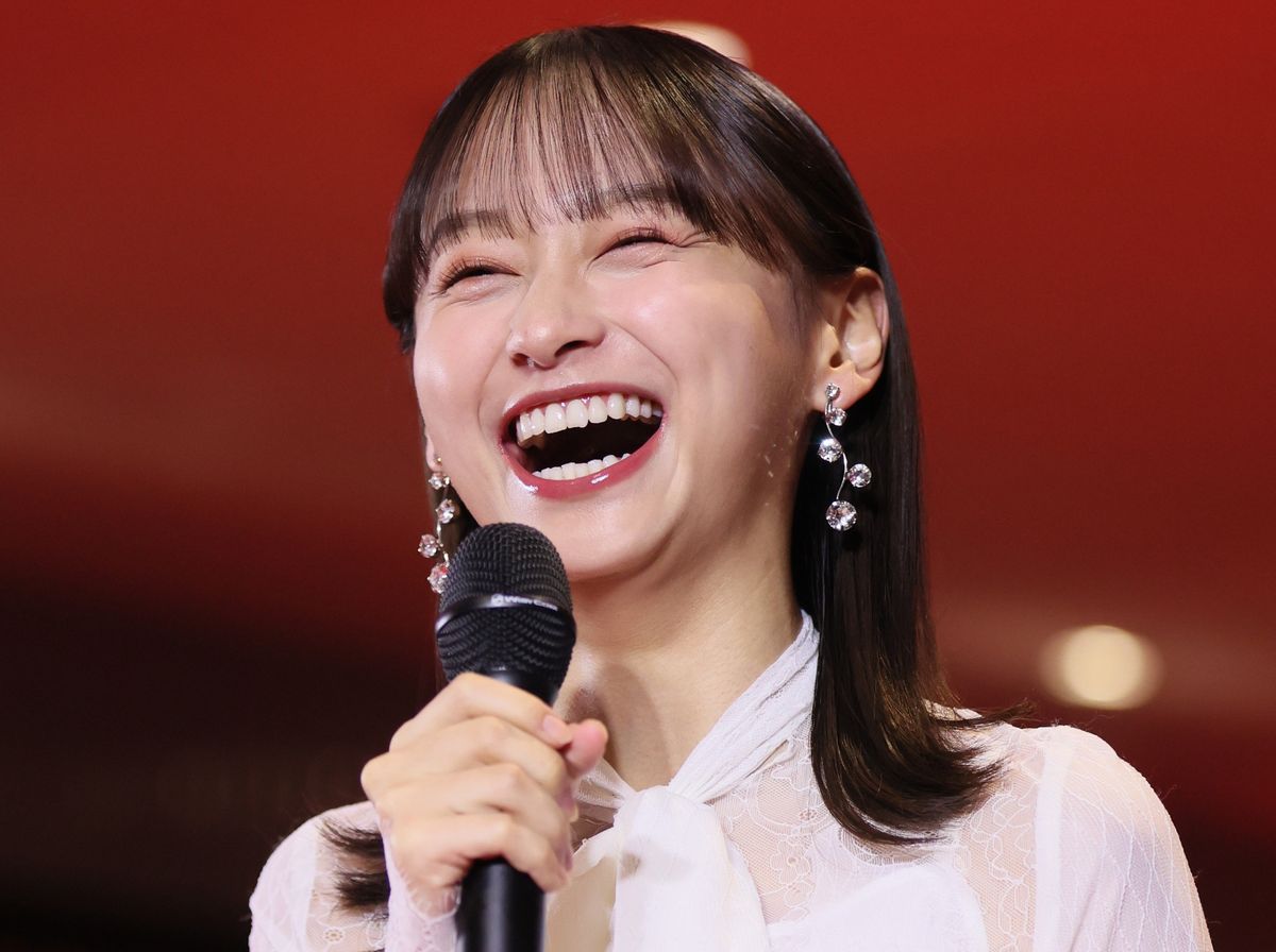 影山優佳、“異例のかけもち”にSNS歓喜…！「また影ちゃん？」「勢い止まらない」今期2作品に連続出演 | TRILL【トリル】