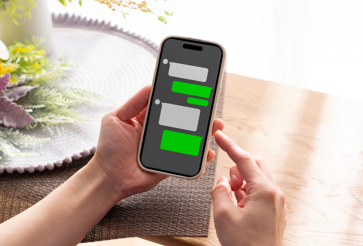 「LINEが11月で使えなくなる？ってホント？」これからもLINEを使うための“確認と対策方法”とは？ | TRILL【トリル】