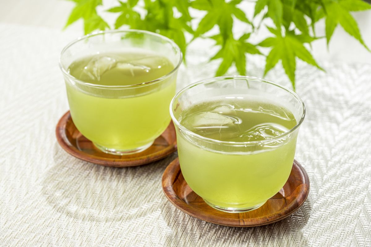 『伊右衛門』『生茶』を抑えた！【正直一番好きなペットボトル緑茶】堂々の1位に「バランスが良い」「香りが好き」 | TRILL【トリル】