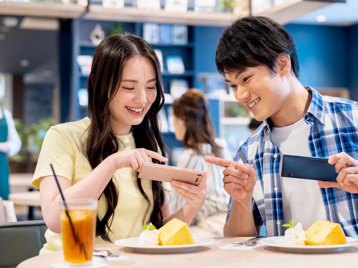 「なんで私だけ？」男性が本命女性にだけ見せる“からかい”の心理 | TRILL【トリル】