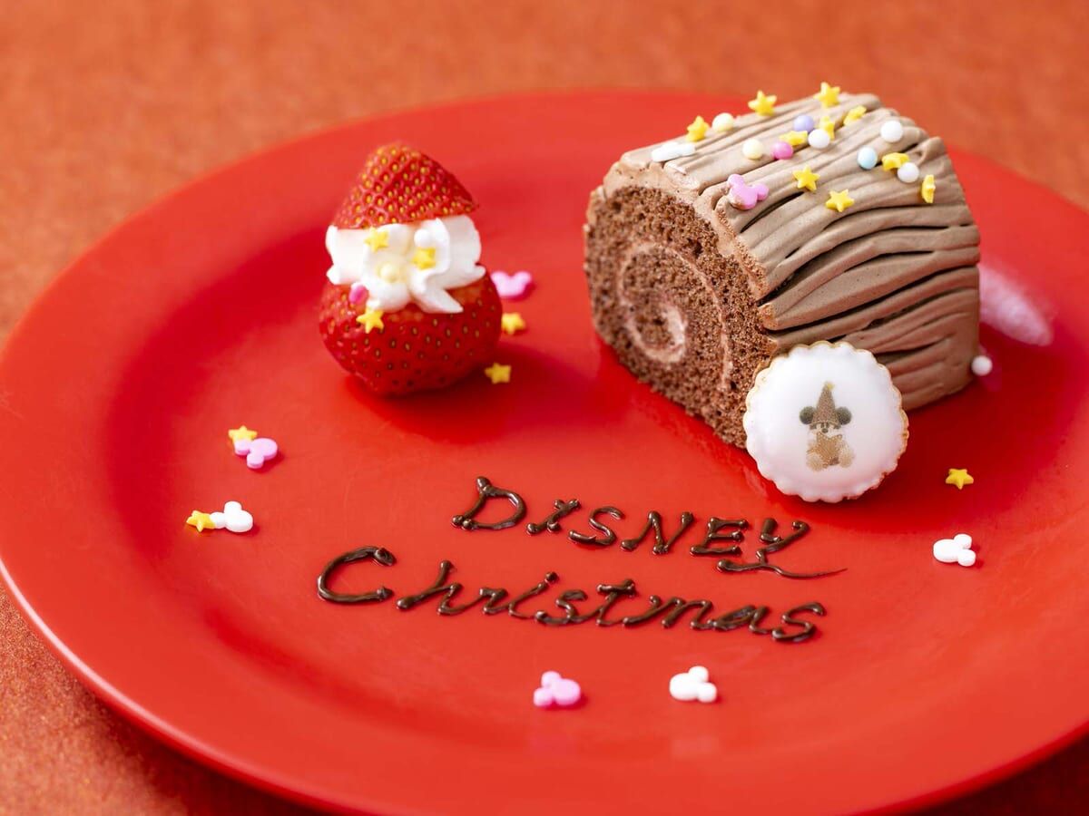 自分でデコレーションして楽しめる！東京ディズニーランド／クイーン・オブ・ハートのバンケットホール“ディズニー・クリスマス2025”リルリンリン トッピングデザート | TRILL【トリル】