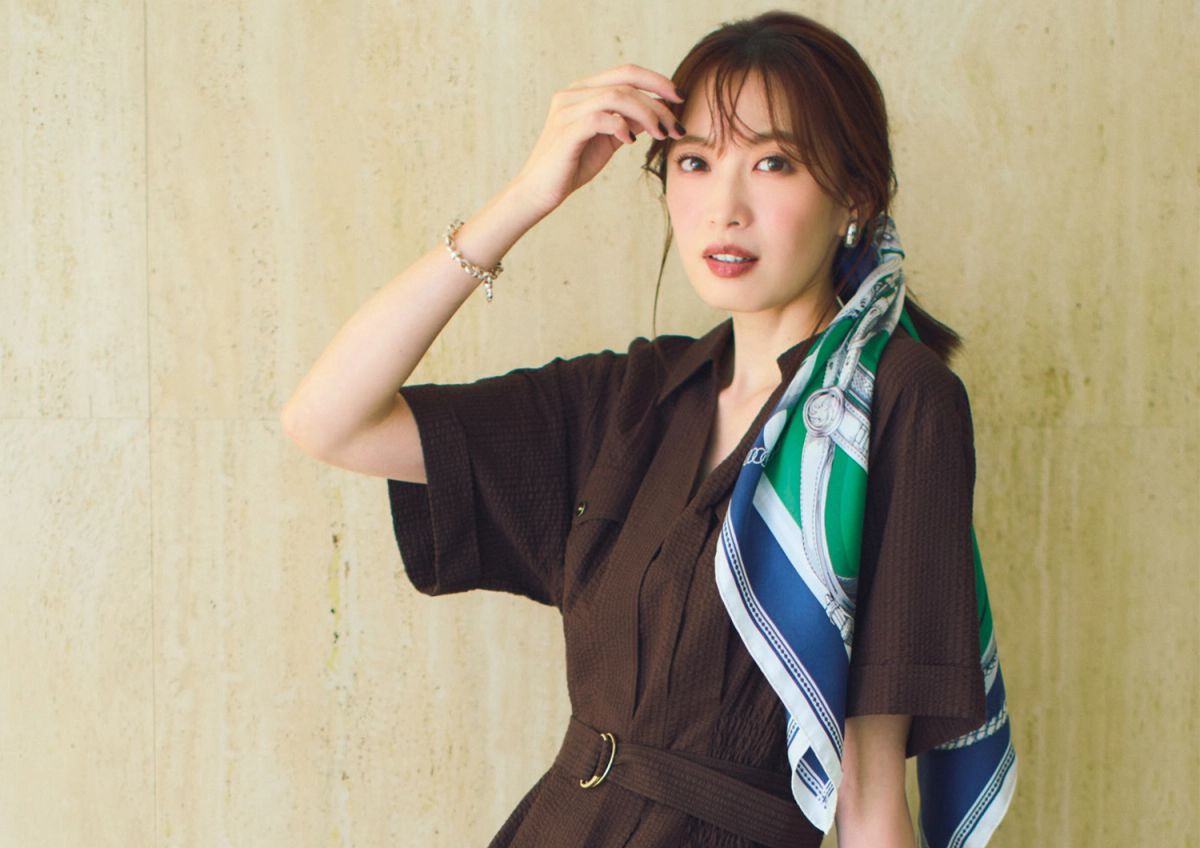 地味見えしがちなブラウンは鮮やかカラーで盛って♡簡単着映えコーデの作り方 | TRILL【トリル】