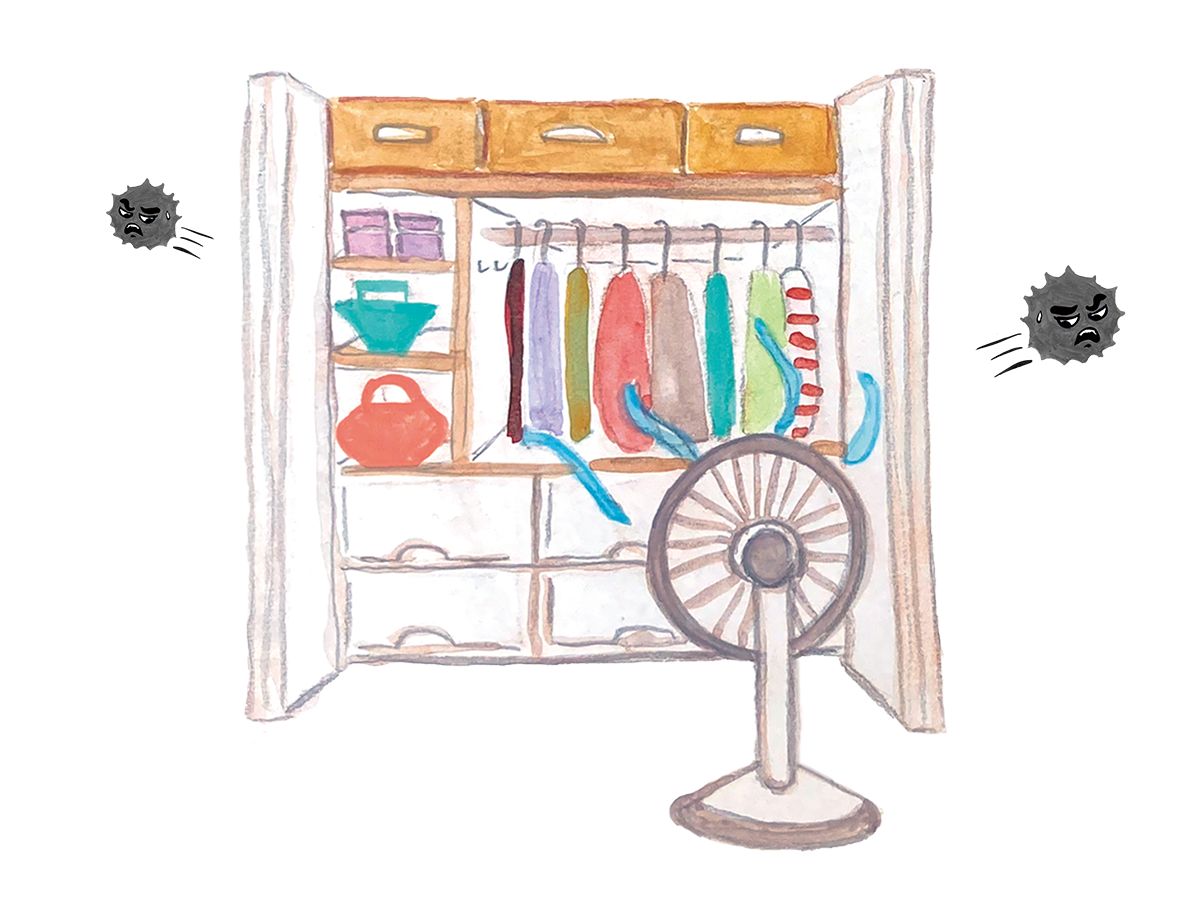 洋服に黒いぽつぽつカビ...⁉実はカビの温床クローゼット。洋服を秋カビから守る方法とは | TRILL【トリル】